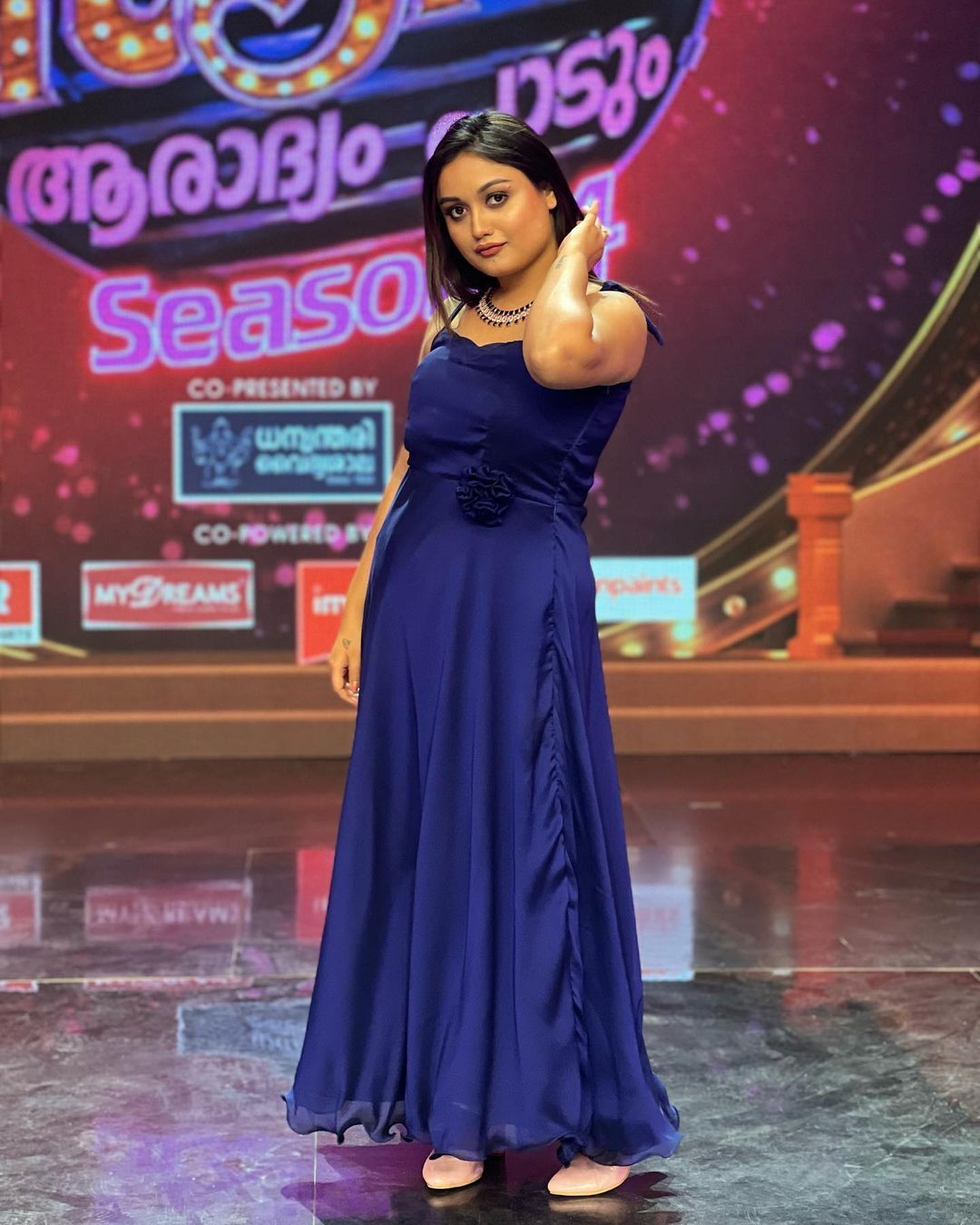 photos : அந்த கண்ண பாத்தக்க.. நடிகை ஸ்ரீலக்ஷ்மியின் வசீகரிக்கும் ...