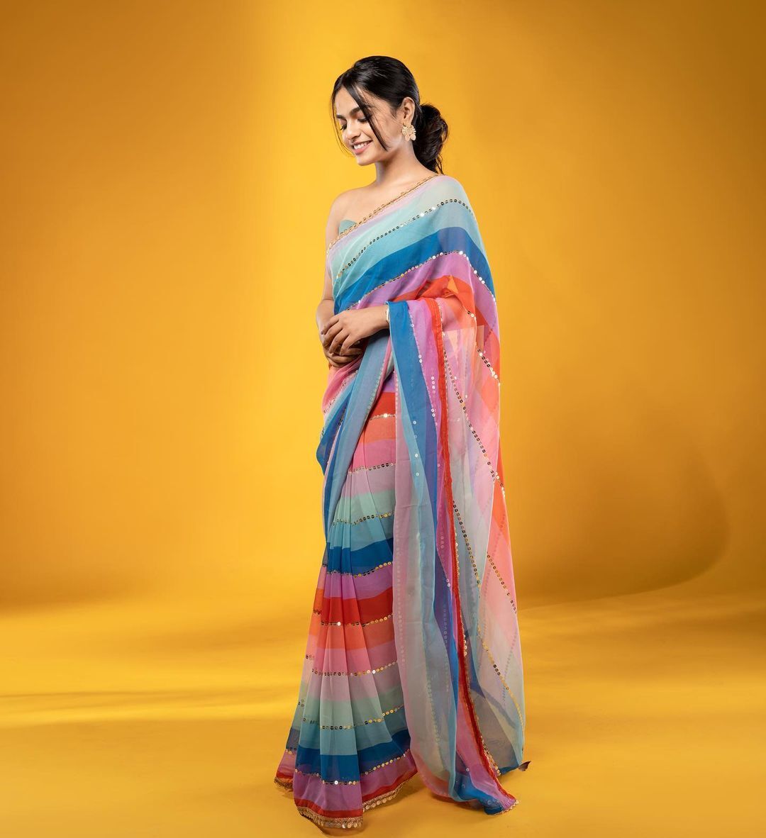 Gopika Ramesh: സാരിയിൽ ഏഴഴകുമായി ഗോപിക രമേഷ്... ആരാധകരെ ചിരിയിൽ മയക്കി ...