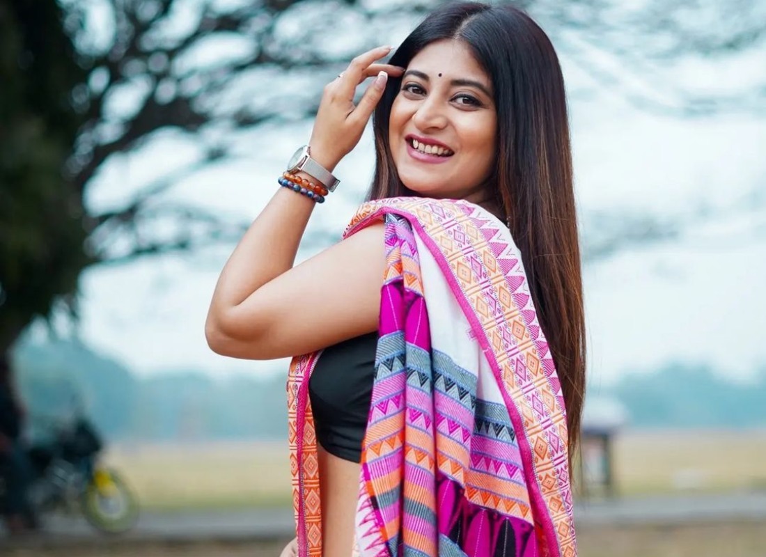 শাড়িতে লাস্যময়ী সন্দীপ্তাকে দেখে মোহিত হচ্ছেন অনুগামীরা | Latest ...