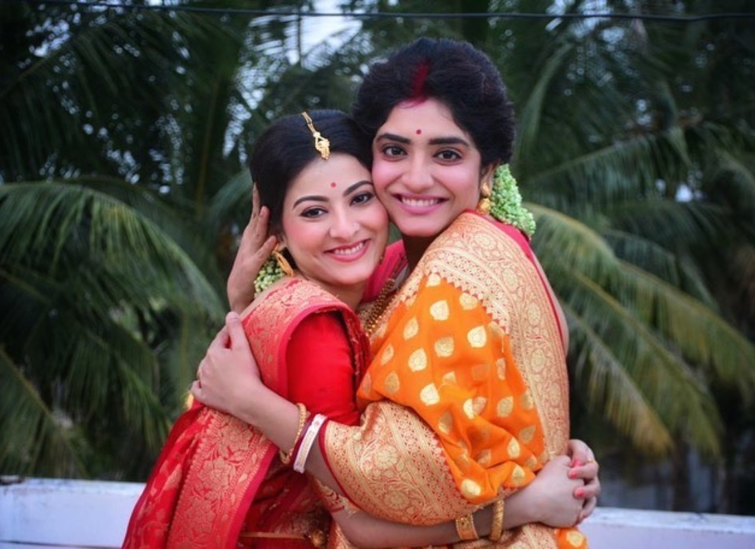 কালো শাড়িতে অপরূপা মানসী, অল্প মেকাপেও তাক লাগাচ্ছেন অভিনেত্রী ...