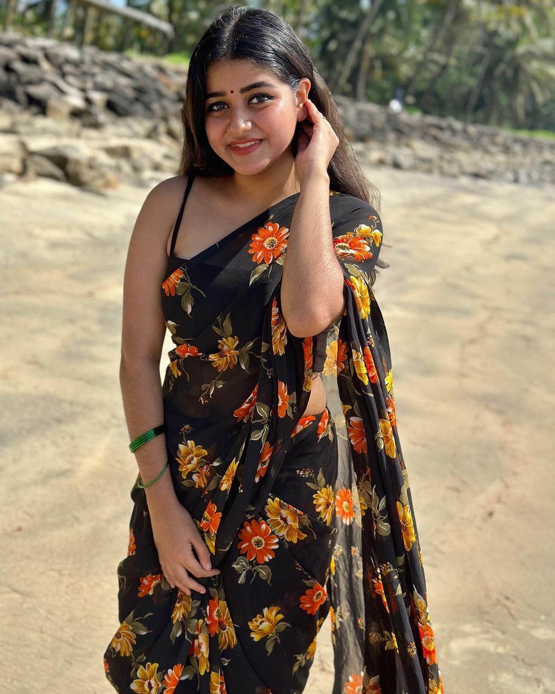 Saniya Babu: പച്ചയിൽ പൂത്തുലഞ്ഞ് നടി സാനിയ ബാബു... ഉത്ഘാടന ചടങ്ങി ...