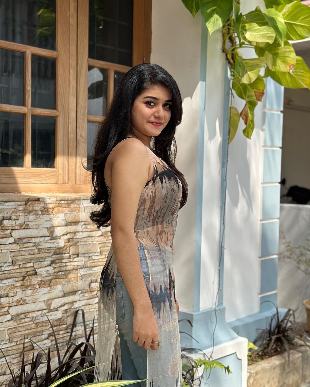 Saniya Babu: പച്ചയിൽ പൂത്തുലഞ്ഞ് നടി സാനിയ ബാബു... ഉത്ഘാടന ചടങ്ങിൽ തിളങ്ങി മോളിവുഡ് സുന്ദരി ...