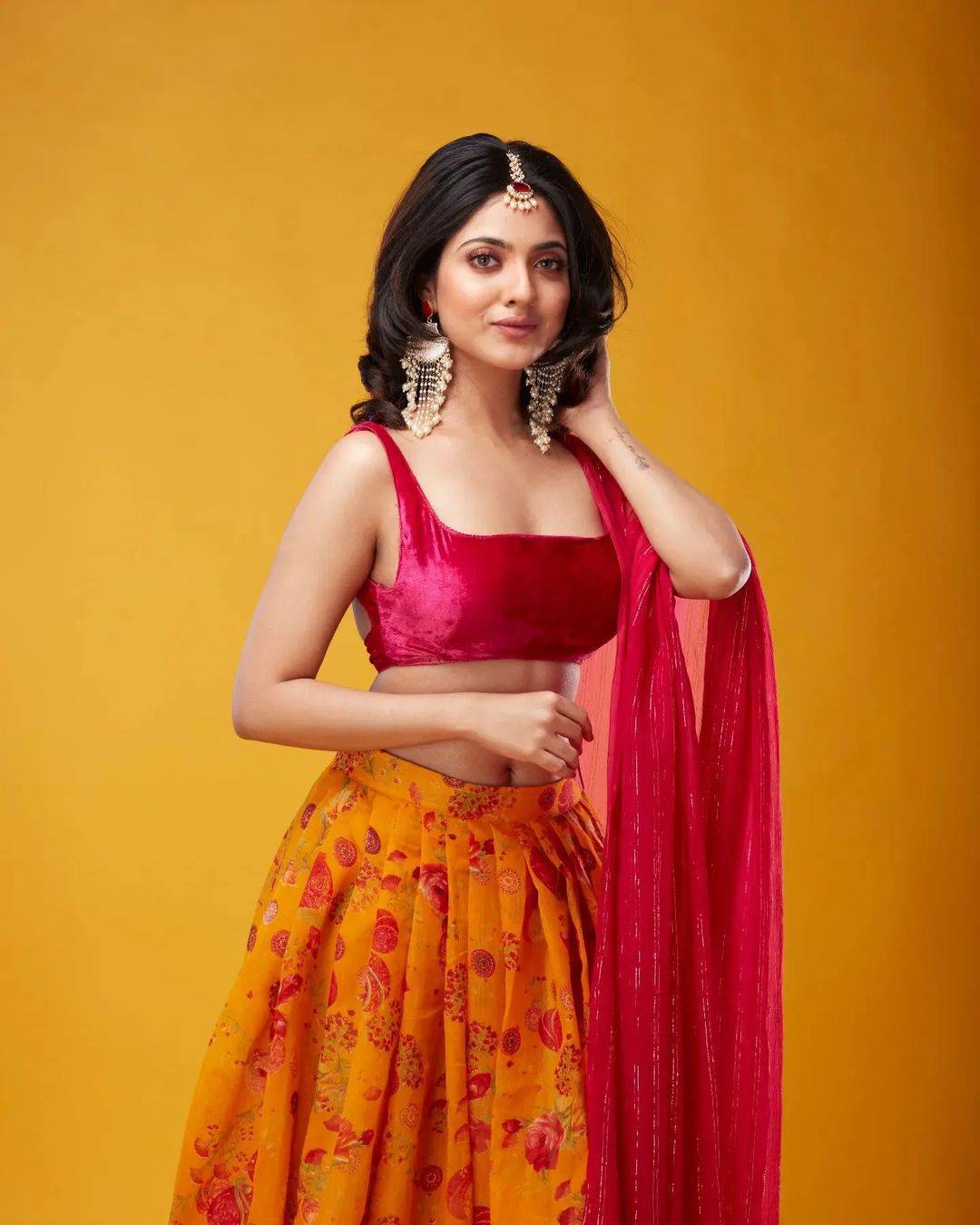 Nandana Varma: ഫെസ്റ്റിവൽ തകർപ്പൻ ലുക്കിൽ ആഘോഷമാക്കി നന്ദന വർമ്മ ...