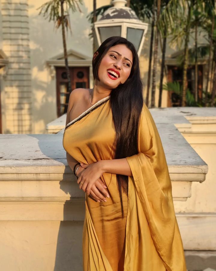 PHOTOS : மாடல் சௌமி சாஹாவின் லேட்டஸ்ட் அசத்தல் புகைப்படங்கள்.. | Latest ...