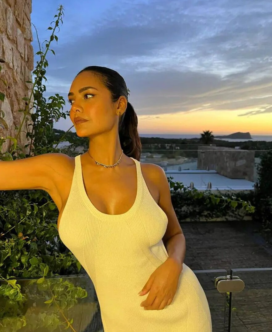 PHOTOS : பிகினியில் படகு பயணம்.. ஈஷா குப்தாவின் லேட்டஸ்ட் க்ளிக்ஸ் இதோ.. | Actress Esha Gupta ...