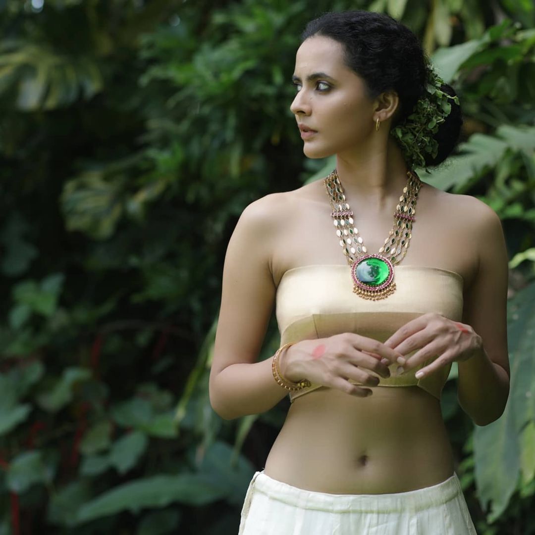 photos : ஐஸ்கிரீம் கூட உருகுதே அவள் அழகை கண்டு.. நடிகை அதுல்ய சந்திராவின் ஸ்டன்னிங் க்ளிக்ஸ் ...