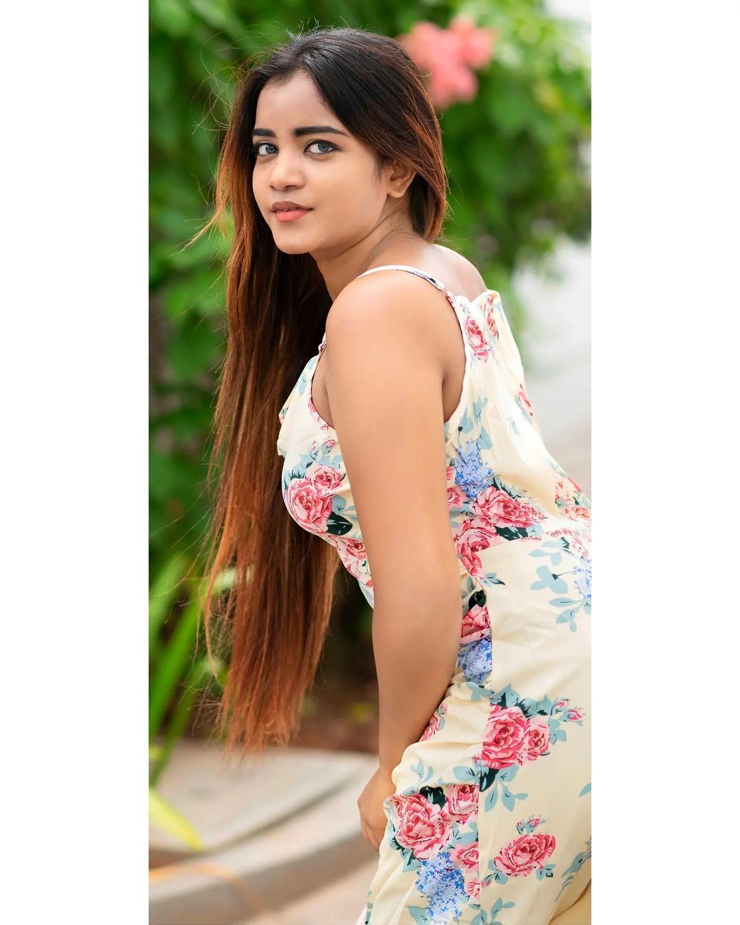 PHOTOS : வொயிட் பிகினியில்.. மனதை மயக்கும் மாடல் யுவஸ்ரீ ராஜேந்திரன்.. ஏங்கவைக்கும் பிக்ஸ் இதோ ...