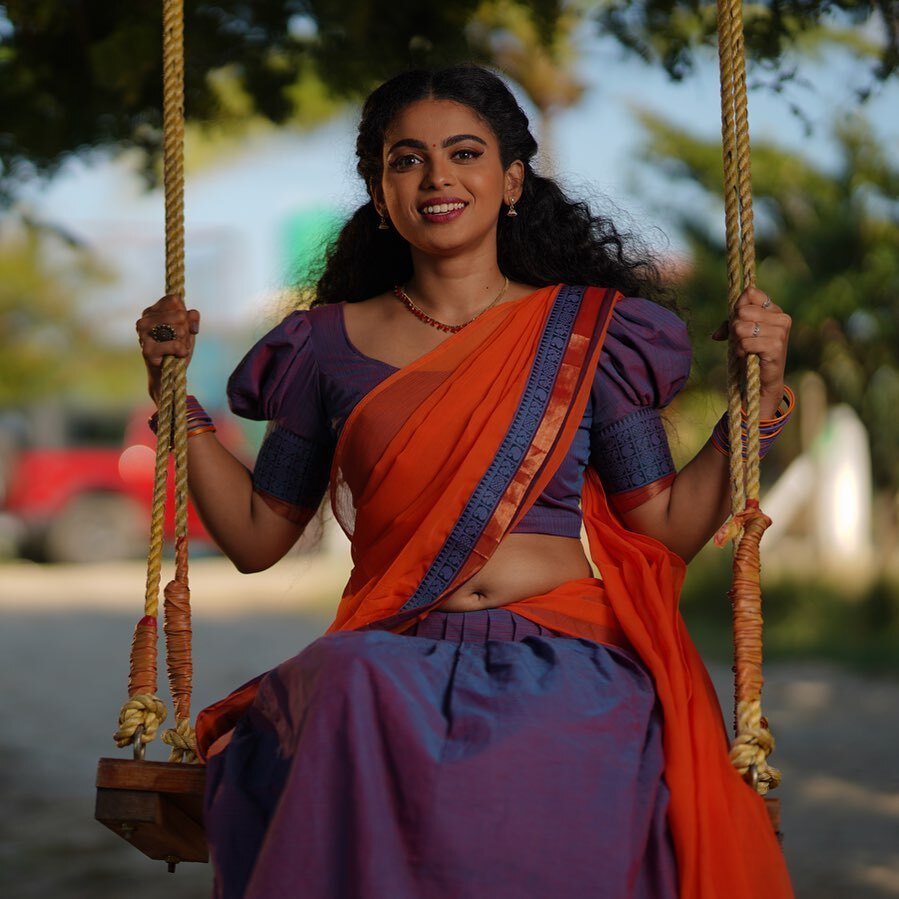 photos : ஷர்ட்ட கழட்டிவிட்டு ஸ்டன்னிங் போஸ் கொடுத்த பதின் குமார் ...