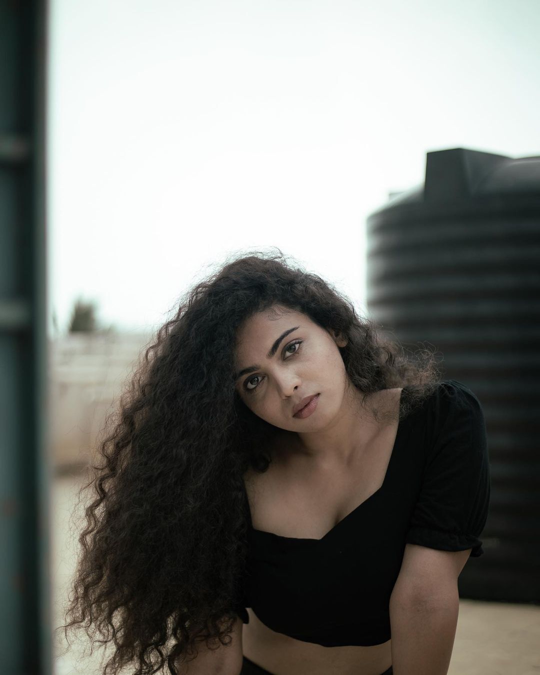 photos : ஷர்ட்ட கழட்டிவிட்டு ஸ்டன்னிங் போஸ் கொடுத்த பதின் குமார் ...