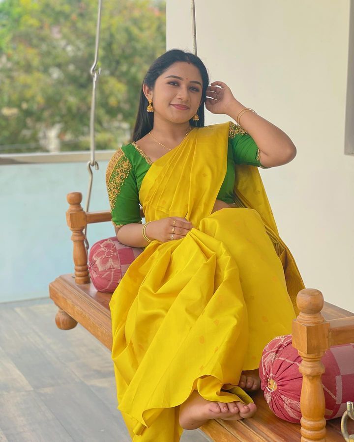 PHOTOS : சீரியல் நடிகை ரவீனா தாஹாவின் லேட்டஸ்ட் ஸ்டைலிஷ் போட்டோஸ் ...