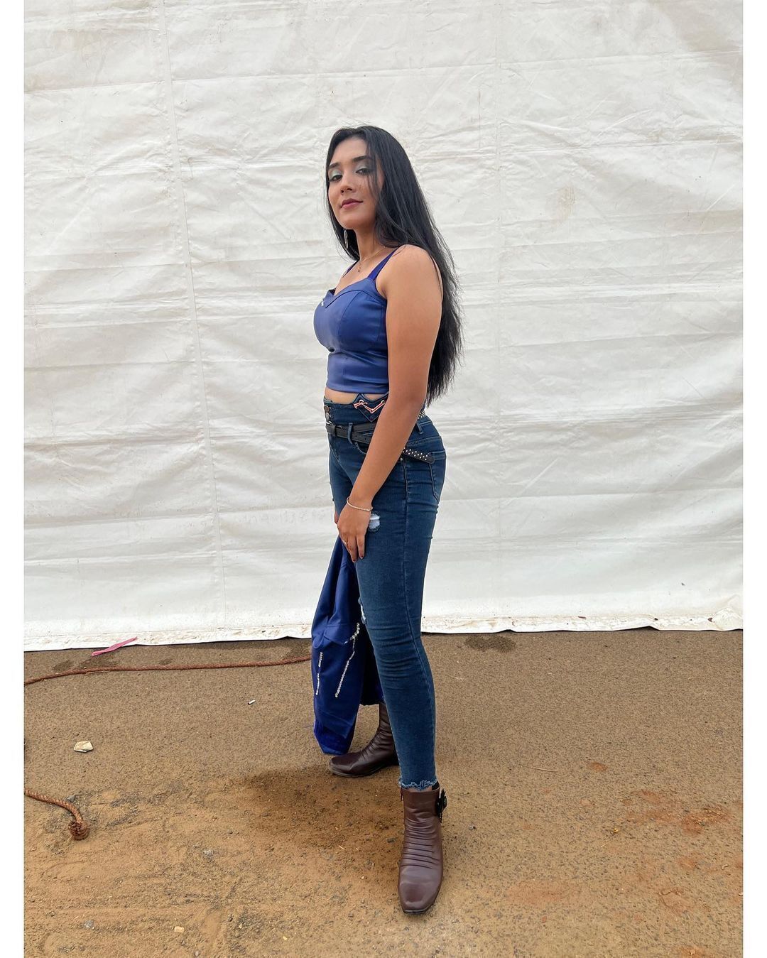 PHOTOS : சீரியல் நடிகை ஸ்ரீநிதியின் லேட்டஸ்ட் அழகிய புகைப்படங்கள்.. | Stunning Red Outfit Pics ...