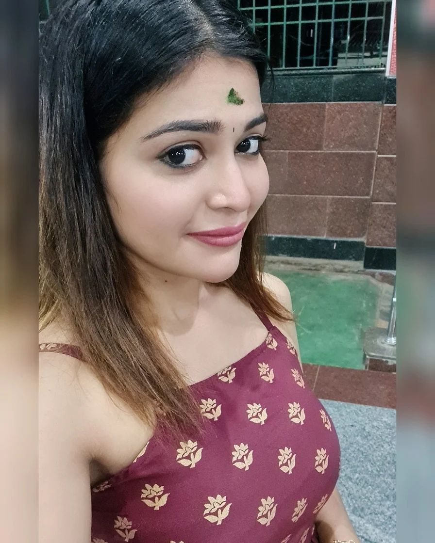 PHOTOS : ரோசாப்பூ சின்ன ரோசாப்பூ.. ஏங்கவைக்கும் தர்ஷா குப்தாவின் கலக்கல் பிக்ஸ்.. | Actress ...