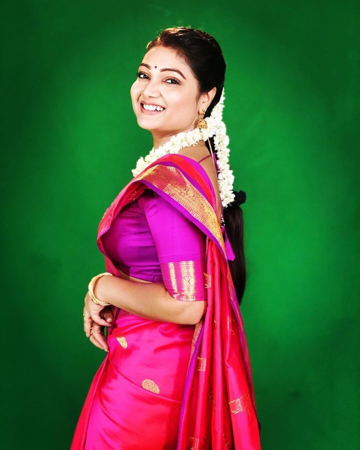 PHOTOS : யப்பா.. என்னா அழகு..! சன் டிவி ரோஜாவின் சூப்பர் போட்டோஸ் இதோ ...