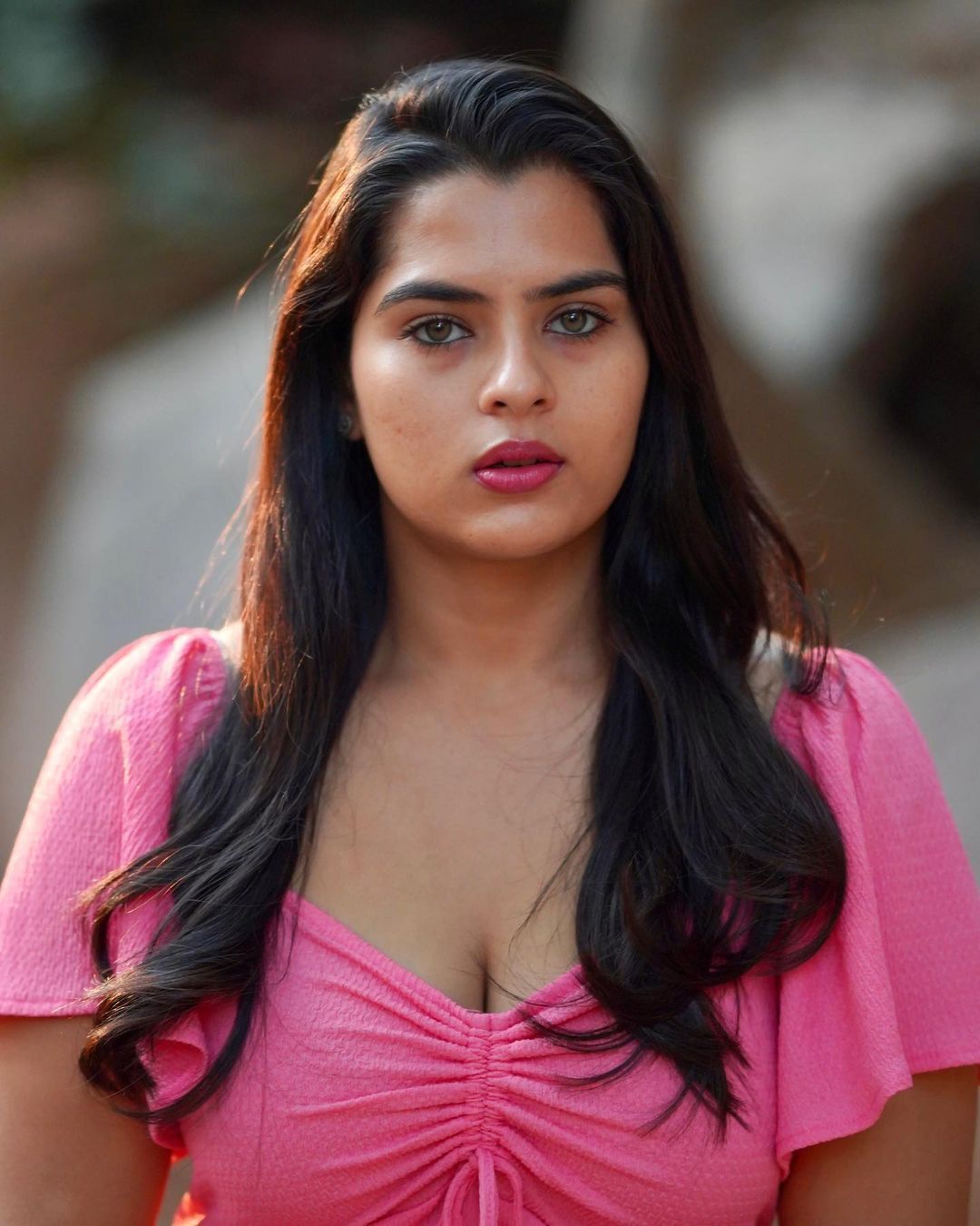 చూపులతో కుర్రకారును ముగ్గులోకి దింపుతున్న కావ్య కళ్యాణ్ రామ్.. బలగం బ్యూటీ జోరు మాములుగా లేదుగా ...