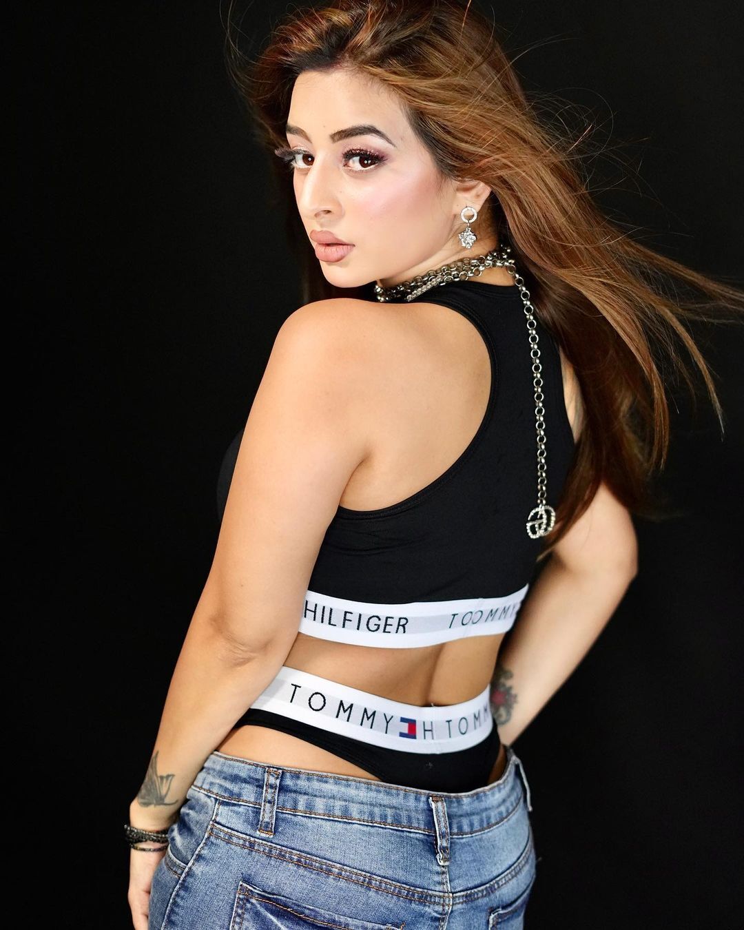 హాట్ అందాలతో హీటెక్కిస్తున్న అంకితా దవే.. | Actress Ankita Dave ...