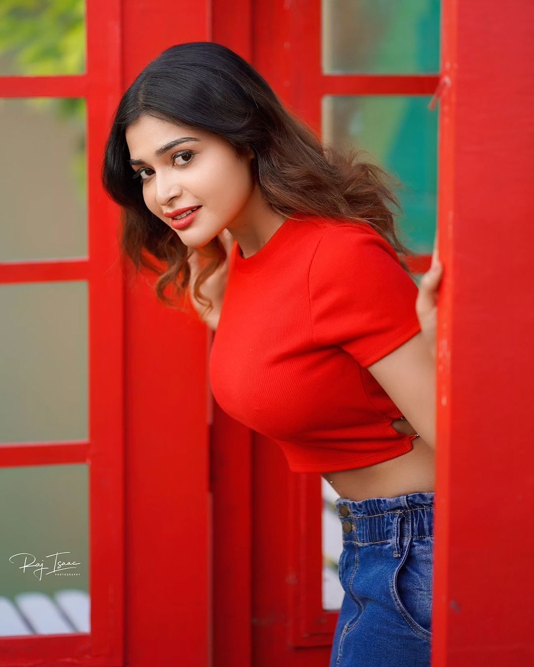 కవ్వించే అందాలతో కుర్రకారు గుండెల్లో సెగలు పుట్టిస్తున్న దర్శ గుప్తా ...