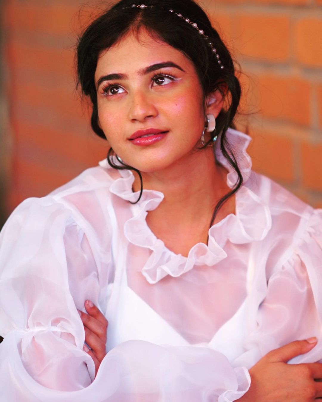 photos : புடவையில் சொக்கவைக்கும் அழகு.. நடிகை யாஷ்னாவின் கலக்கல் ...