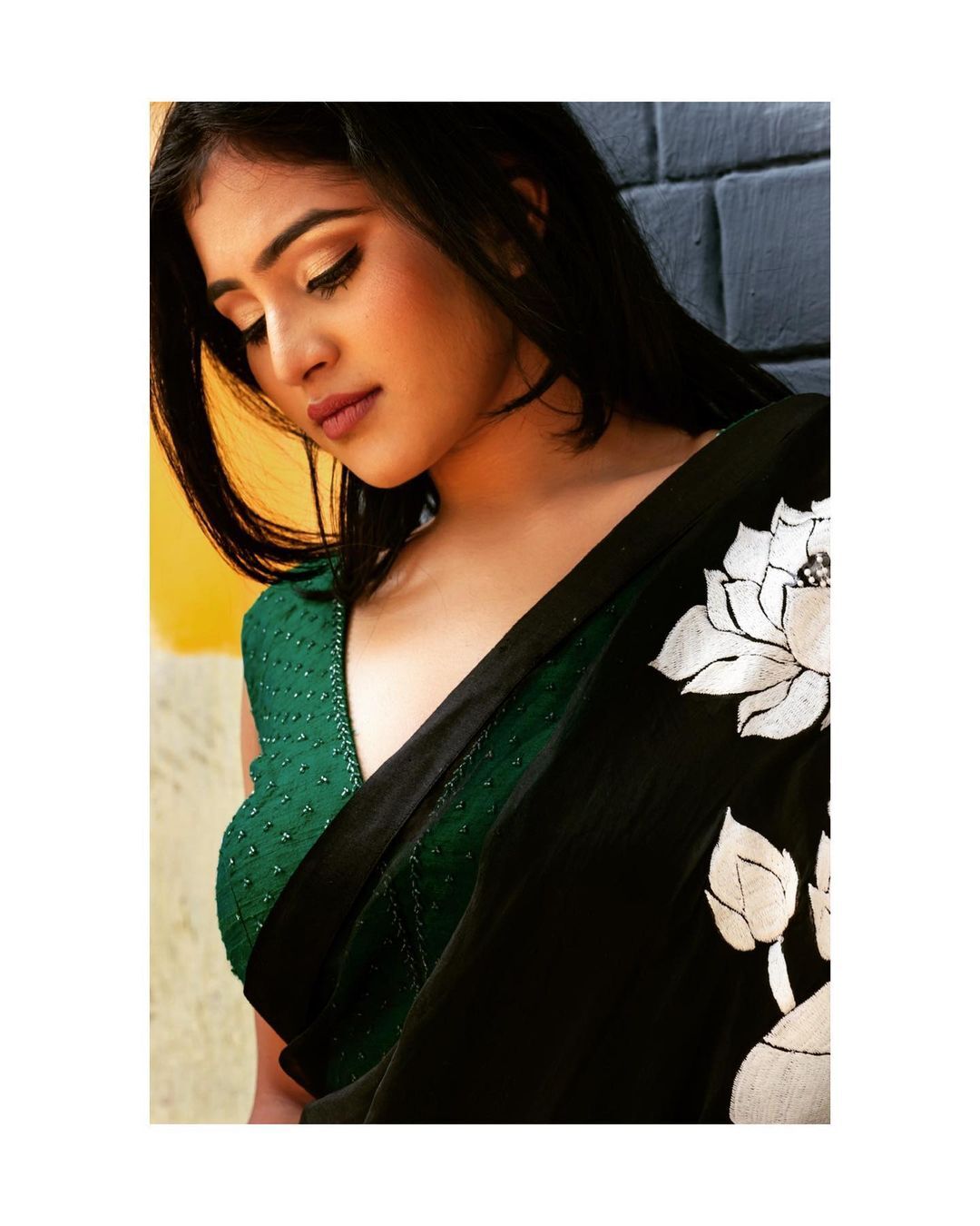 photos : புடவையில் சொக்கவைக்கும் அழகு.. நடிகை யாஷ்னாவின் கலக்கல் போட்டோஸ் இதோ! | Actress Yashna ...