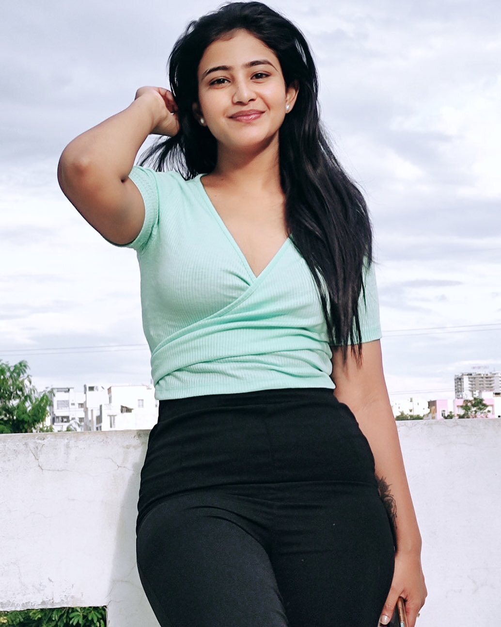 photos : புடவையில் சொக்கவைக்கும் அழகு.. நடிகை யாஷ்னாவின் கலக்கல் ...