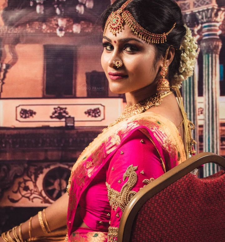 PHOTOS : ஸ்லீவ் லேஸ் உடையில் அசத்தும் விஜய் டிவி ரோஜா ஸ்ரீ.. லேட்டஸ்ட் கலக்கல் பிக்ஸ் இதோ ...