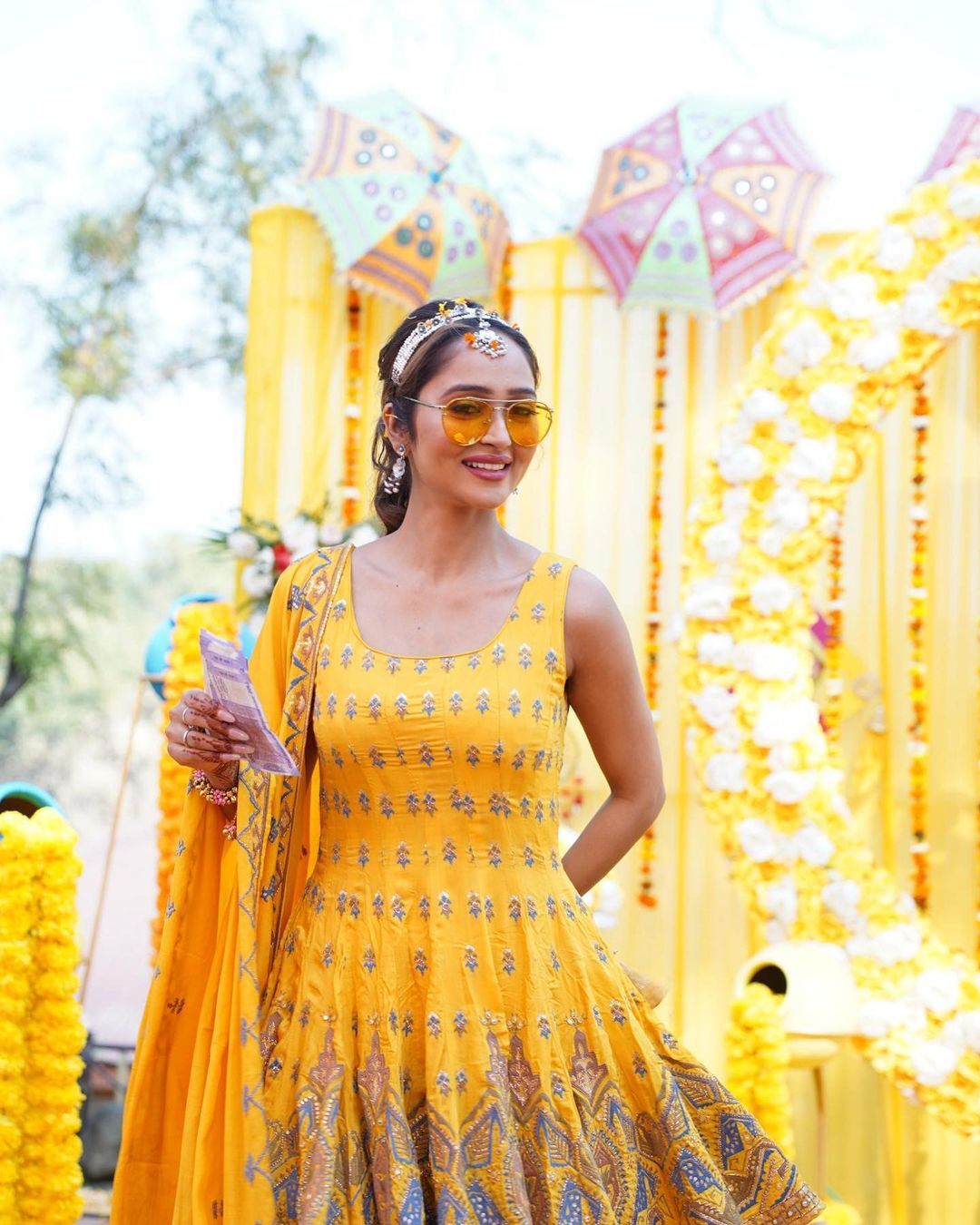 photos : ப்பா.. சொக்கவைக்கும் அழகில் அக்ரிதி சிங்.. கலக்கலான ரீசண்ட் பிக்ஸ் இதோ! | Actress ...