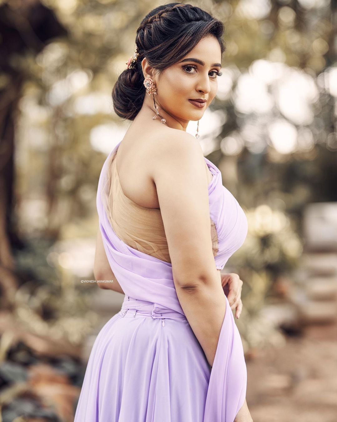 photos : தத்துரூபமாக அம்மனை போல உருவெடுத்த விஜய டிவி சீரியல் நடிகை ...