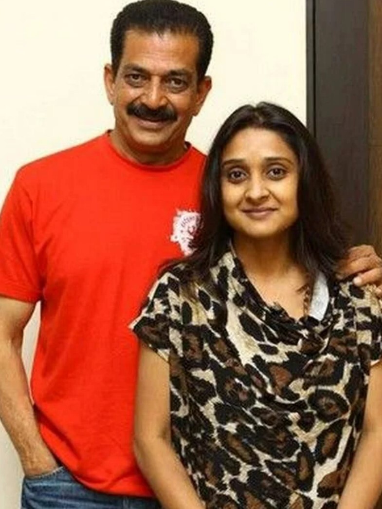 PHOTOS : மருத்துவமனையில் அனுமதிக்கப்பட்ட கே.ஜி.எஃப் பட நடிகை.. யார் ...