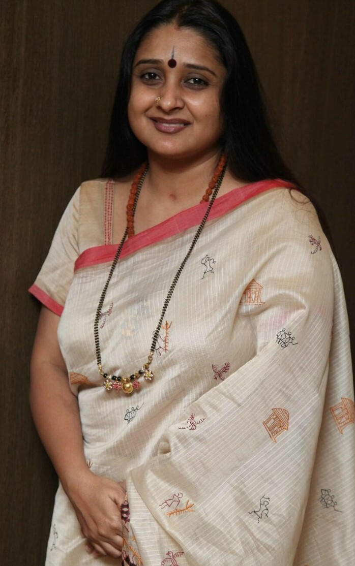 PHOTOS : மருத்துவமனையில் அனுமதிக்கப்பட்ட கே.ஜி.எஃப் பட நடிகை.. யார் ...