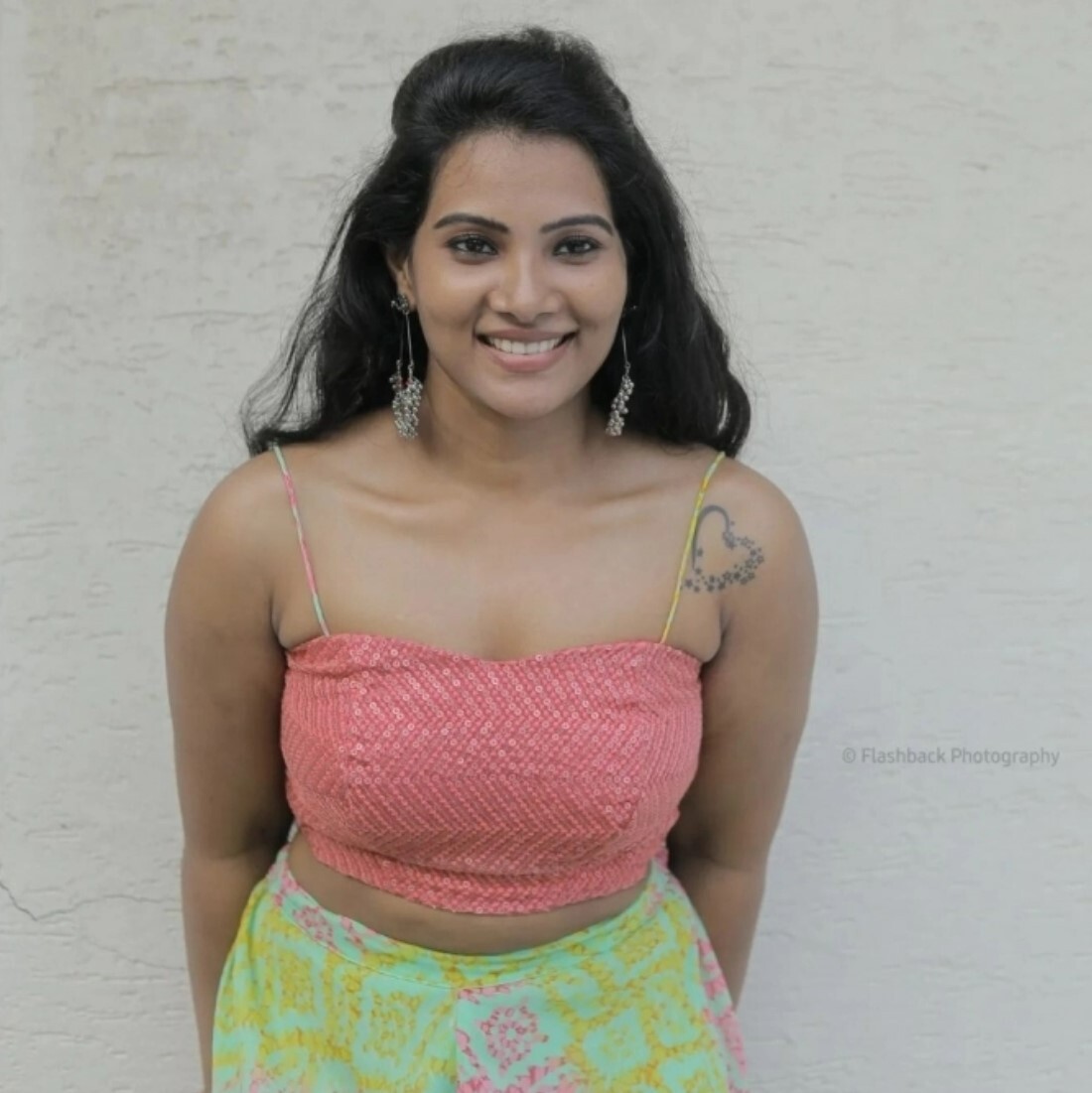 PHOTOS : ரம்யா பாண்டியனையே ஓவர் டேக் பண்ணிட்டாங்களே.. ஒரே போட்டோஷூட்டில் இணையத்தை ஸ்தம்பிக்க ...