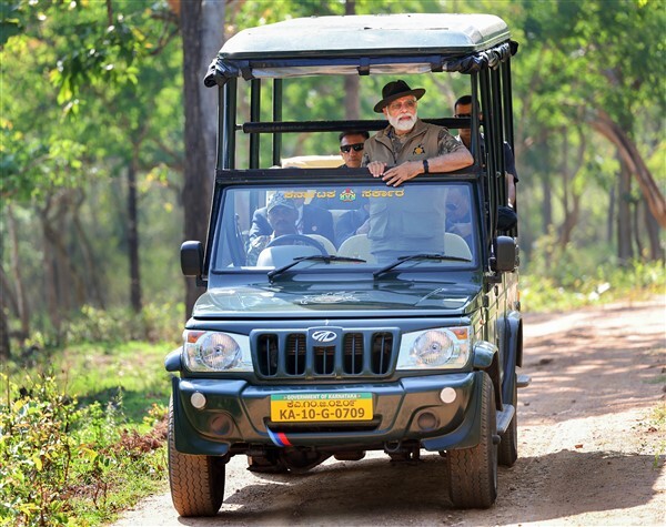 PM Narendra Modi Takes Jungle Safari At Bandipur Tiger Reserve - Oneindia