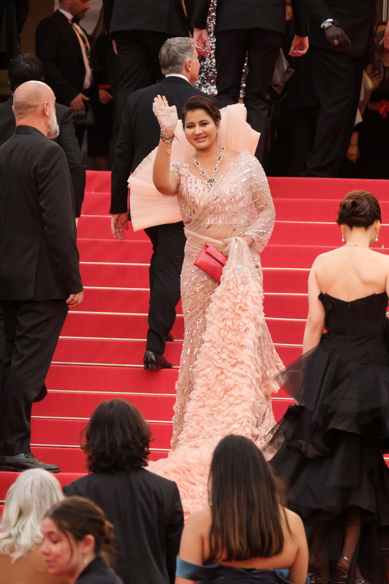 కేన్స్ ఫిల్మ్ ఫెస్టివల్‌లో రెడ్ కార్పెట్‌పై మెగా సుధా రెడ్డి హోయలు ...