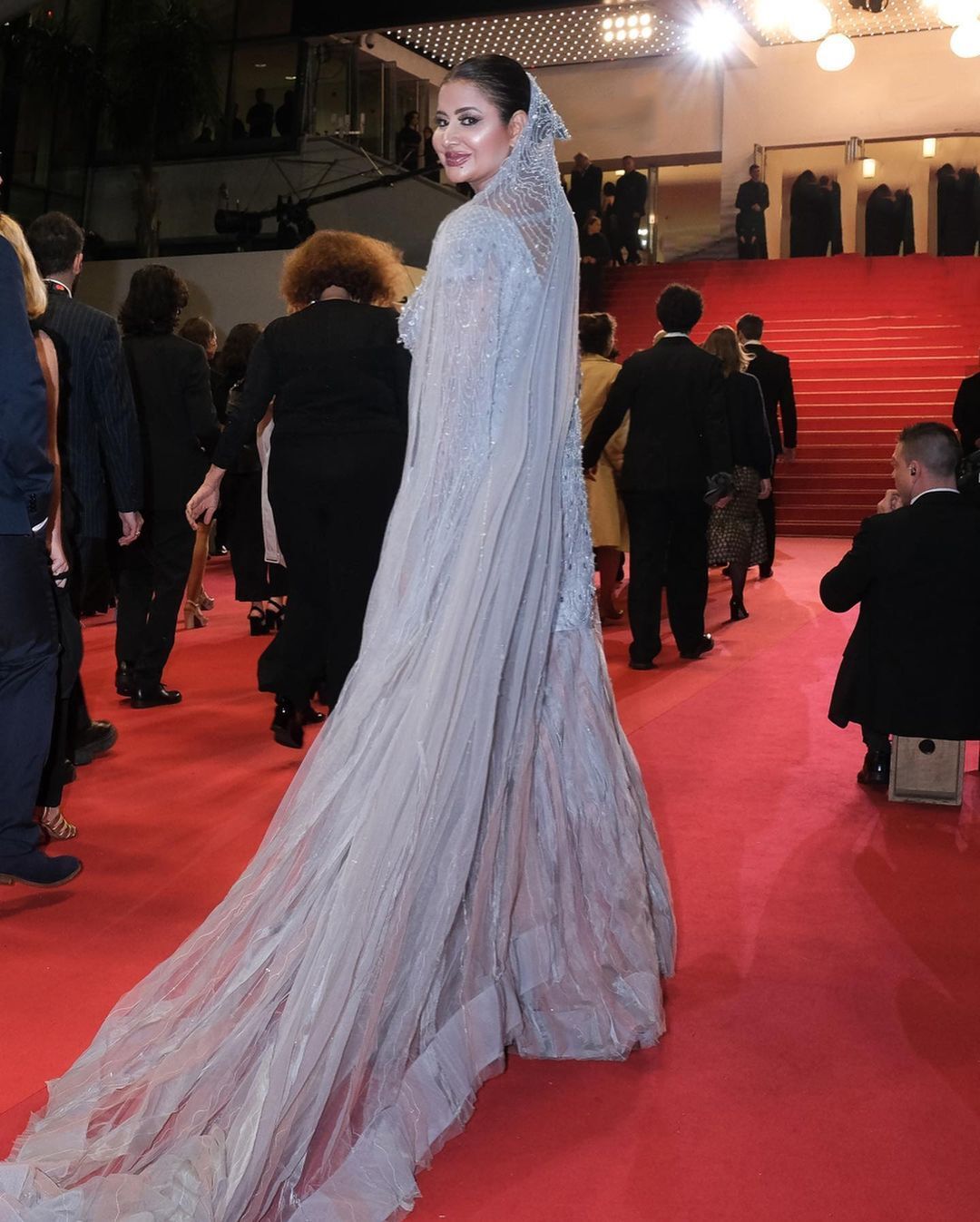 కేన్స్ ఫిల్మ్ ఫెస్టివల్‌లో రెడ్ కార్పెట్‌పై మెగా సుధా రెడ్డి హోయలు ...