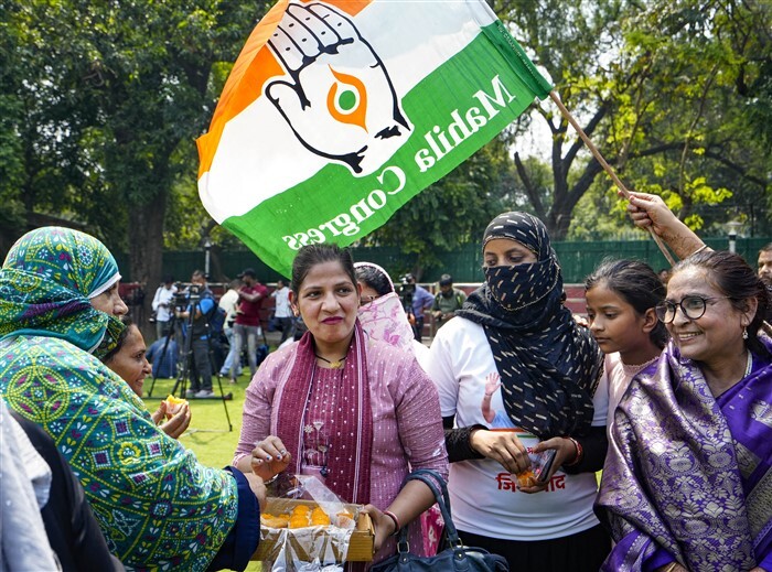 Congress Leaders And Workers Celebrate The Party's Win In Karnataka ...
