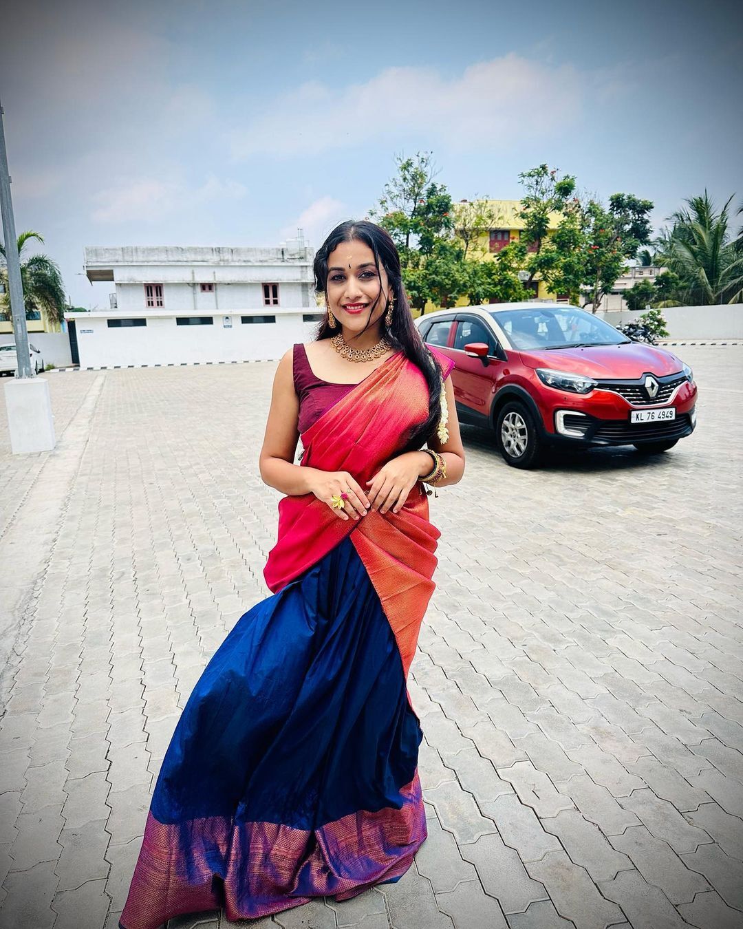 Parvathy R Krishna: കളർഫുൾ ലുക്കിൽ പാർവ്വതി... കലക്കൻ ഫോട്ടോഷൂട്ടുമായി ...