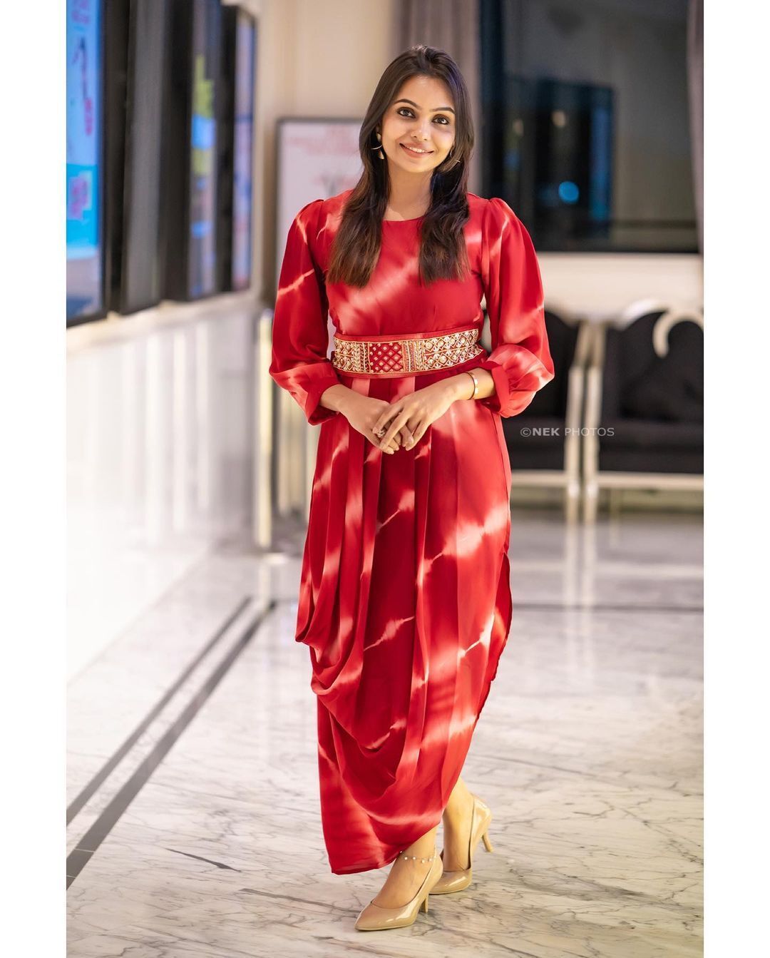 Tanvi Ram: റെഡിൽ പൊളി ലുക്കുമായി തൻവി... 2018 പ്രമോഷണൽ ചടങ്ങിൽ സ്റ്റൈല ...