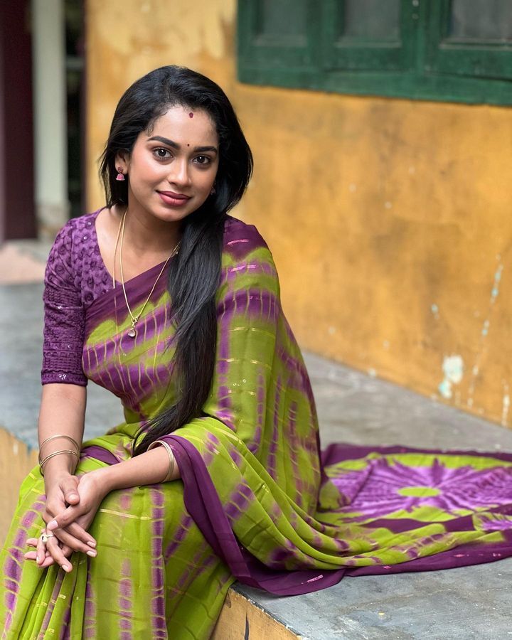 PHOTOS : வெள்ளித்திரை டூ சின்னத்திரை.. 'ஈரமான ரோஜாவே 2' பிரியா இத்தனை ...