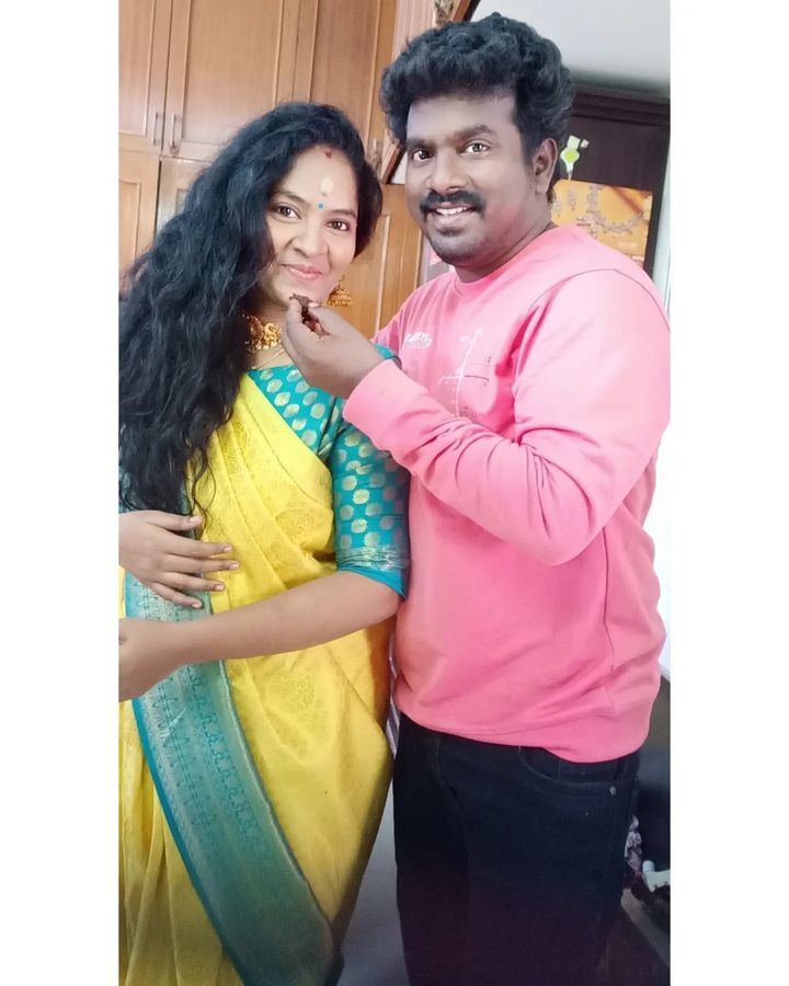 PHOTOS : பழைய ஜோக் தங்கதுரையின் குடும்பத்தை பார்த்துள்ளீர்களா? மனைவி ...