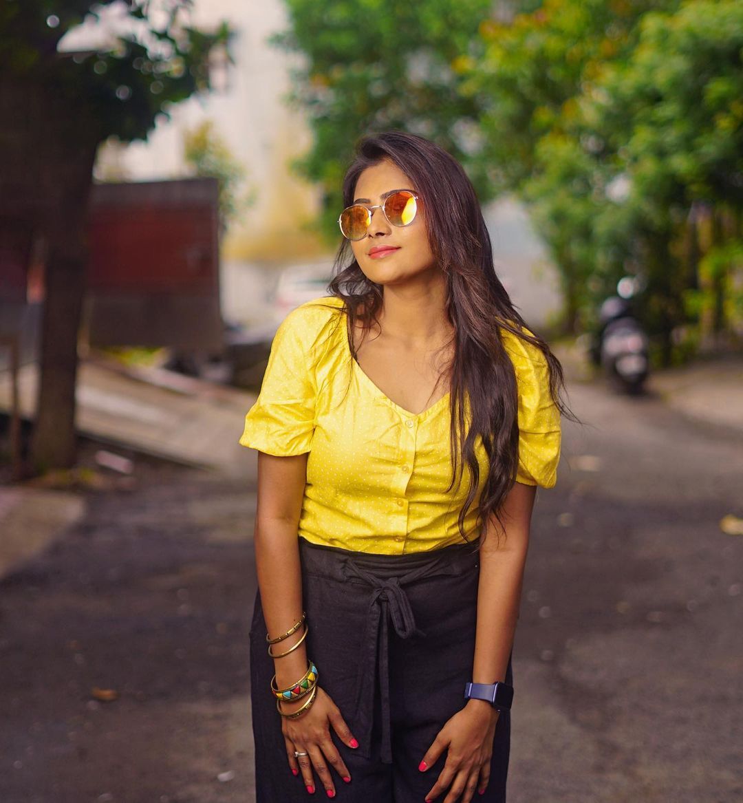 photos : 'பாண்டவர் இல்லம்' தேனுவா இது?.. குடும்பத்துடன் இருக்கும் லேட்டஸ்ட் புகைப்படங்கள் ...