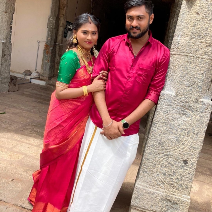 photos : 'பாண்டவர் இல்லம்' தேனுவா இது?.. குடும்பத்துடன் இருக்கும் லேட்டஸ்ட் புகைப்படங்கள் ...