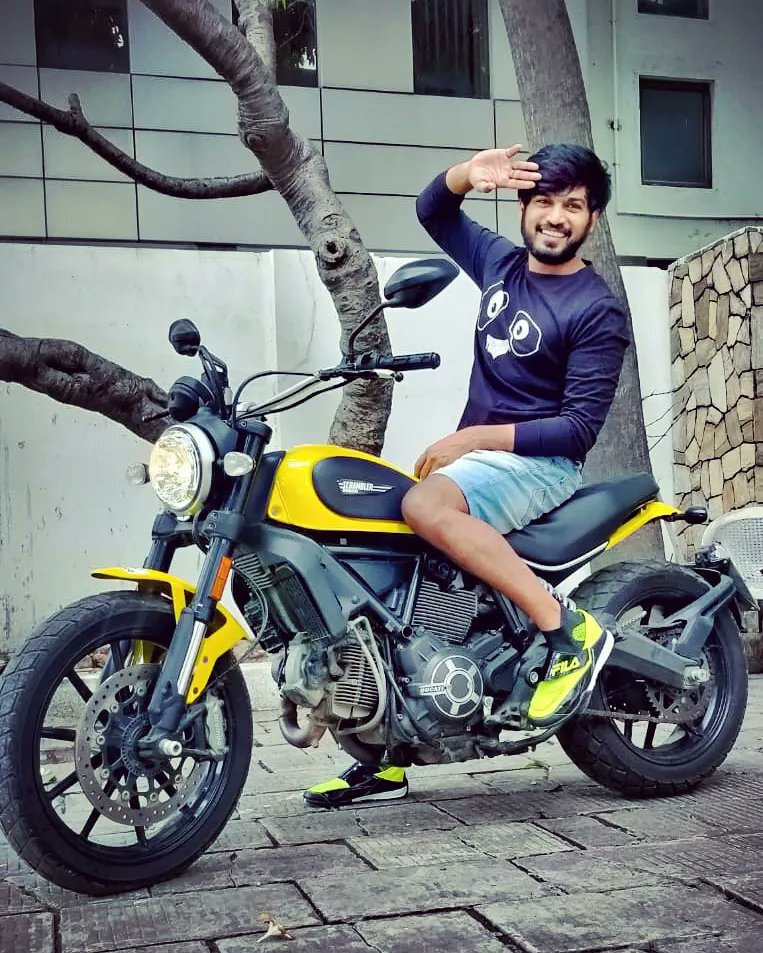 PHOTOS : தொகுப்பாளர் ரக்ஷனின் காதல் மனைவி மற்றும் குழந்தையை பாத்துருக்கீங்களா? புகைப்படங்கள் இதோ ...