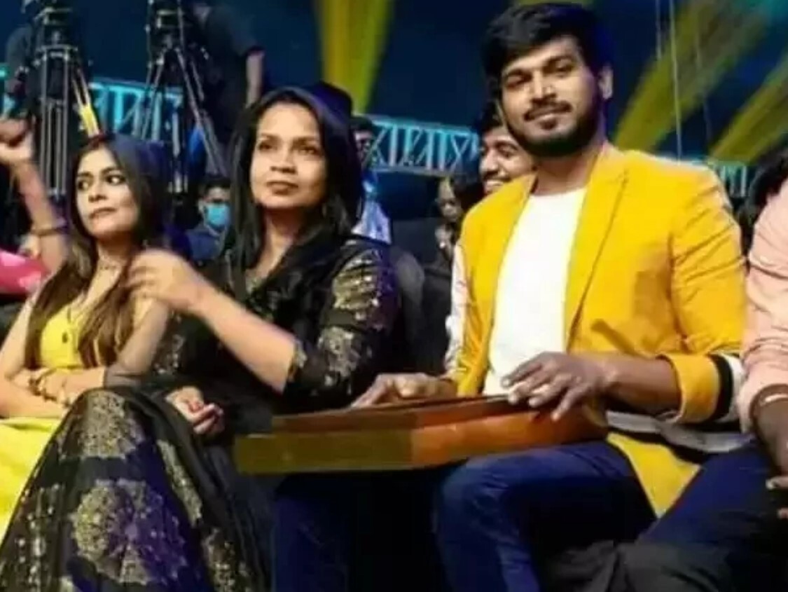 PHOTOS : தொகுப்பாளர் ரக்ஷனின் காதல் மனைவி மற்றும் குழந்தையை பாத்துருக்கீங்களா? புகைப்படங்கள் இதோ ...