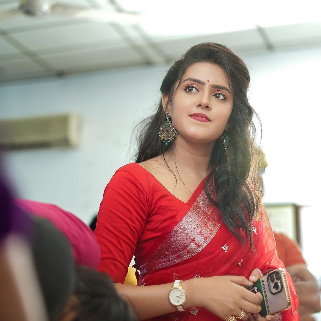 photos : புது சீரியலில் வில்லியாக நடிக்கிறாரா வி ஜே கல்யாணி.. அவரே வெளியிட்ட லேட்டஸ்ட் பதிவு ...