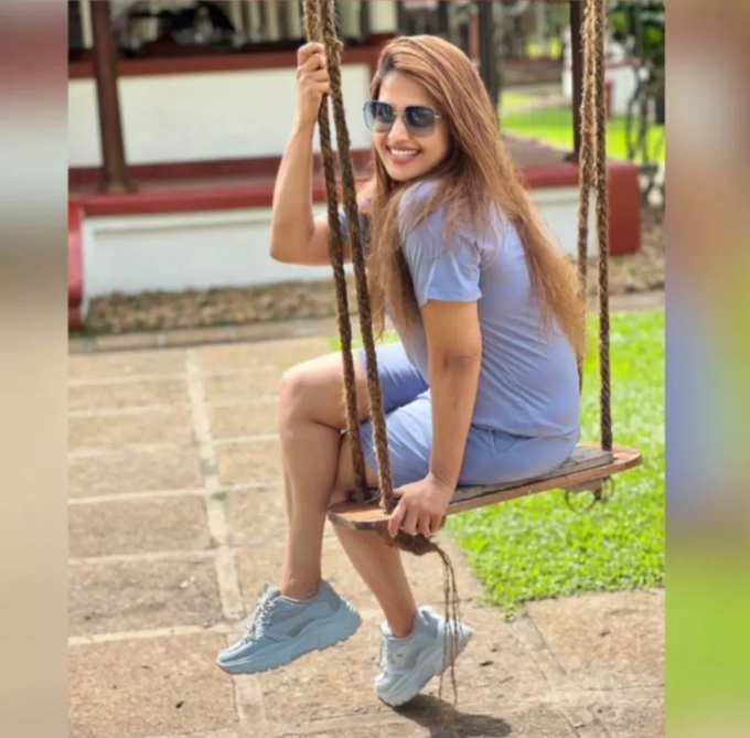 photos : அபியும் நானும் சீரியல் நாயகியின் கணவர் பிரபல நடிகரா?.. அவரே ...