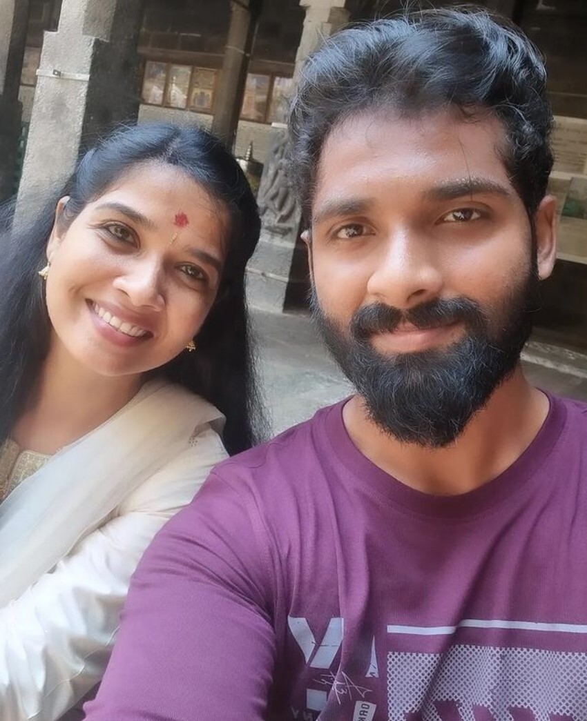 PHOTOS : குடும்பத்துடன் கேக் கெட்டி பிறந்தநாள் கொண்டாடிய 'செம்பருத்தி ...