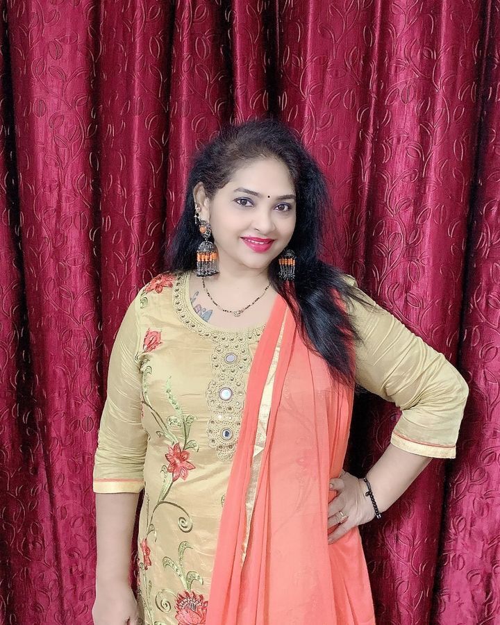 PHOTOS : 'சின்னத்தம்பி' படத்தில் வரும் கவுண்டமணியின் ரீல் மனைவியை நியாபகம் இருக்கா?.. இப்போ ...