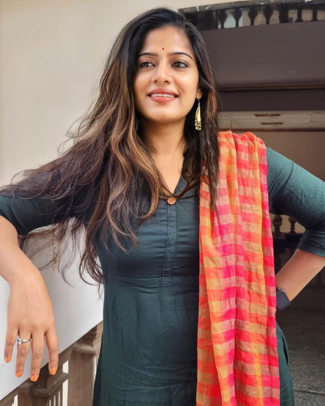 PHOTOS : 'ஆடுகளம்' பேட்டைகாரனின் மனைவியா இது? இப்போ எப்படி இருக்காங்கனு ...