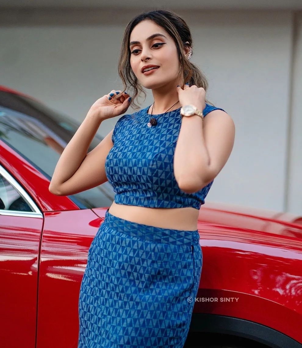 PHOTOS : குடும்பத்துடன் ஆஸ்திரேலியாவில் ஜாலி பண்ணும் ஸ்ருத்திகா ...