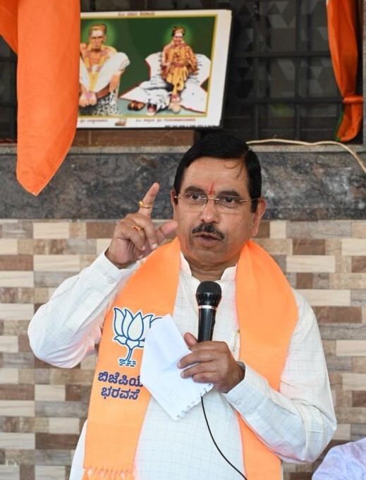 ಶೆಟ್ಟರ್ ಸೋಲಿಸಲು ಚುನಾವಣಾ ಪ್ರಚಾರಕ್ಕಿಳಿದ ಪ್ರಹ್ಲಾದ್ ಜೋಶಿ | Pralhad Joshi Election Campaign For BJP ...