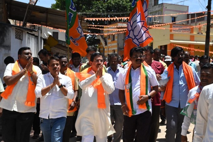 ಶೆಟ್ಟರ್ ಸೋಲಿಸಲು ಚುನಾವಣಾ ಪ್ರಚಾರಕ್ಕಿಳಿದ ಪ್ರಹ್ಲಾದ್ ಜೋಶಿ | Pralhad Joshi Election Campaign For BJP ...