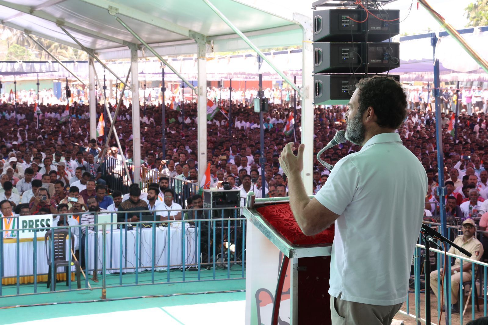 ಶಿವರಾಜ್‌ ಕುಮಾರ್‌ ತಬ್ಬಿಕೊಂಡು ಆತ್ಮೀಯತೆ ಮೆರೆದ ರಾಹುಲ್‌ ಗಾಂಧಿ | Rahul Gandhi ...